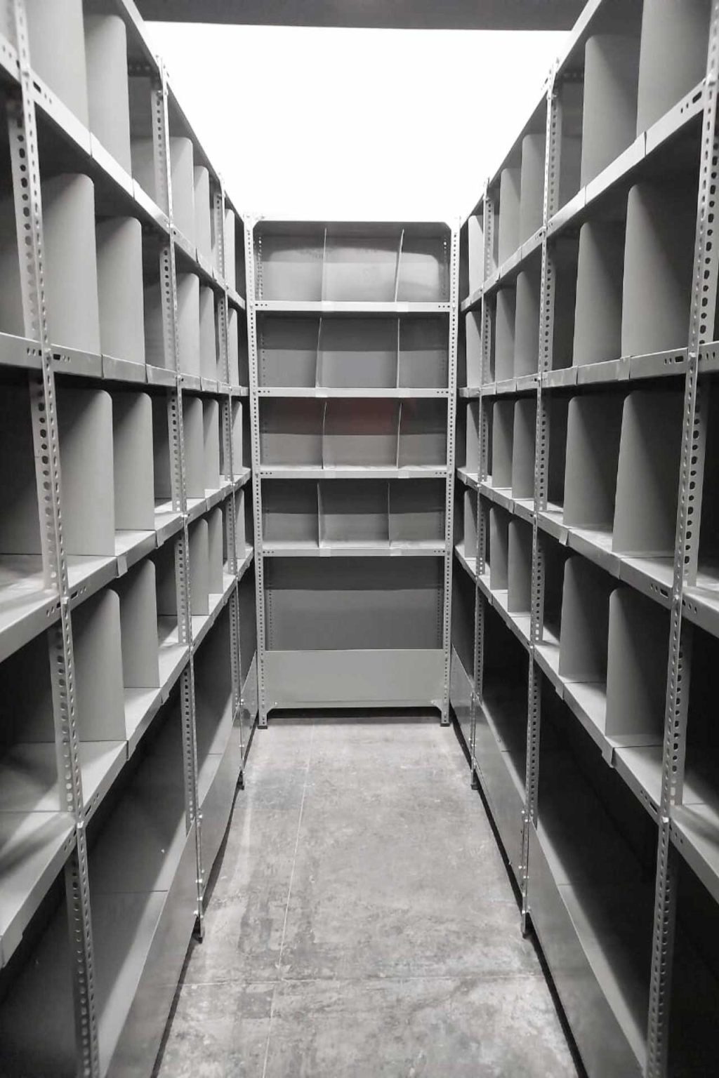 ÁNGULO RANURADO - ESTANTERÍAS METÁLICAS ALPER SAC.