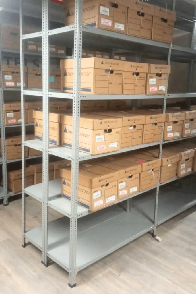 ÁNGULO RANURADO - ESTANTERÍAS METÁLICAS ALPER SAC.